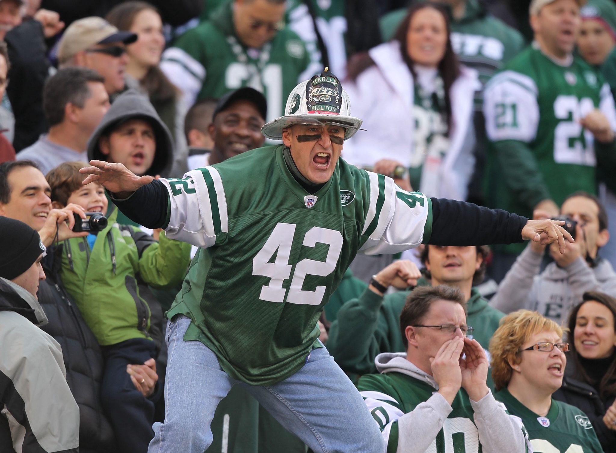 New York Jets Fans Are Already Turning On Aaron Rodgers, Expecting The ...