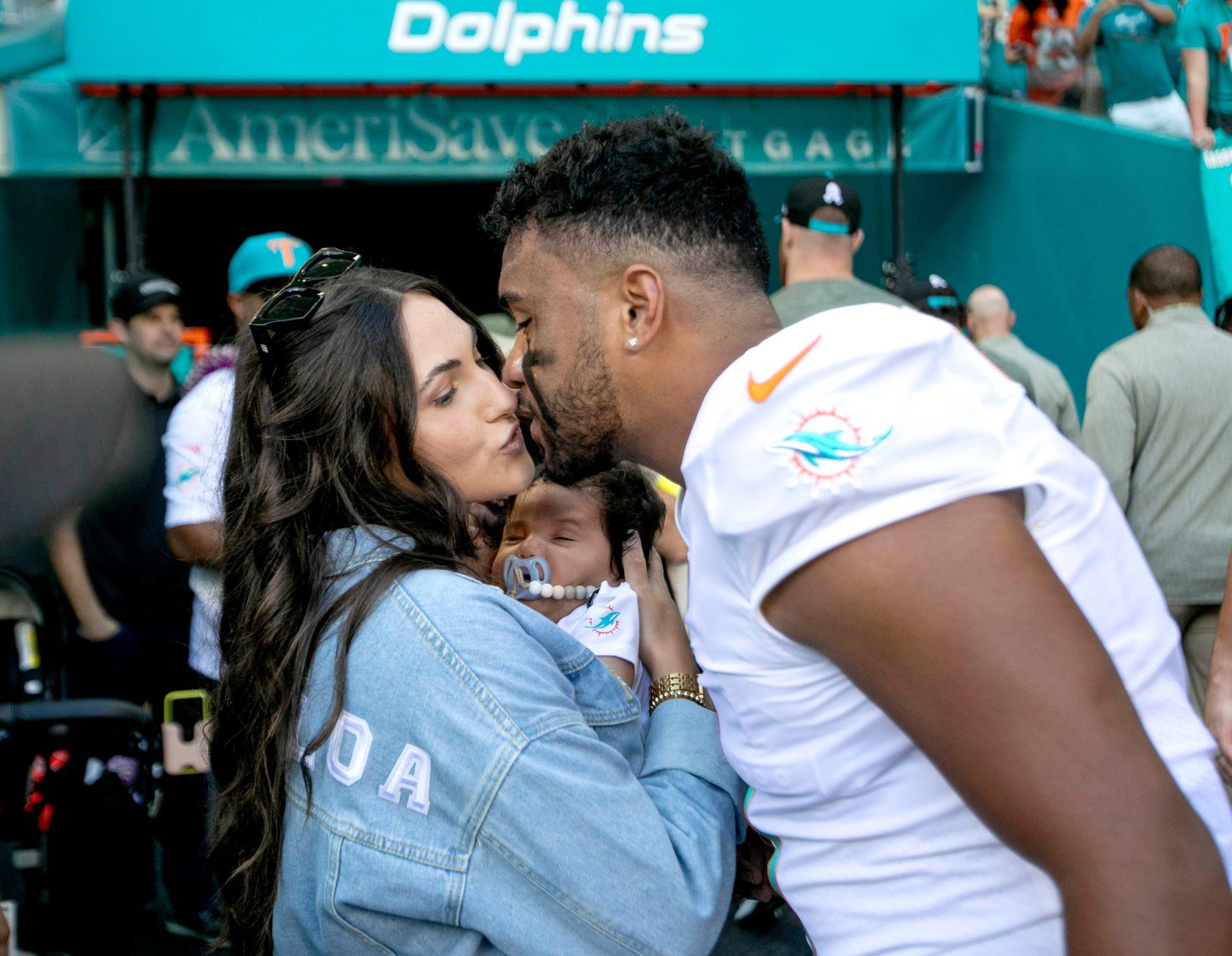 Tua Tagovailoa’s Wife Annah Shows Off Chic All-White Fit In Heartfelt ...