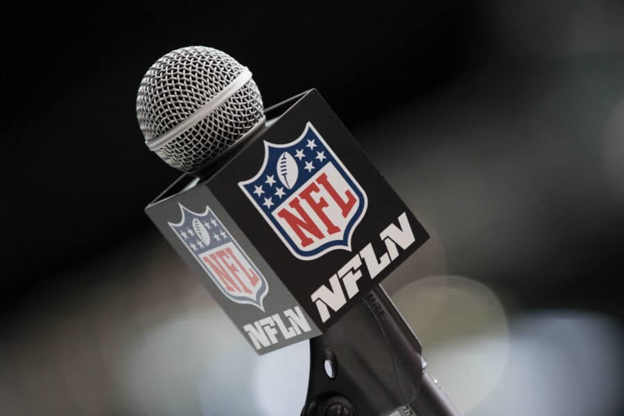 Breaking: NFL Legend Abruptly Walks Away From Commentator Position ...