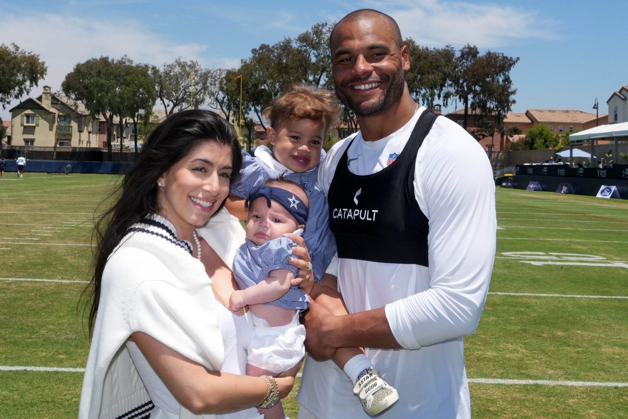 Dak Prescott’s Fiancee Takes Credit For QBs Pregame Outfit