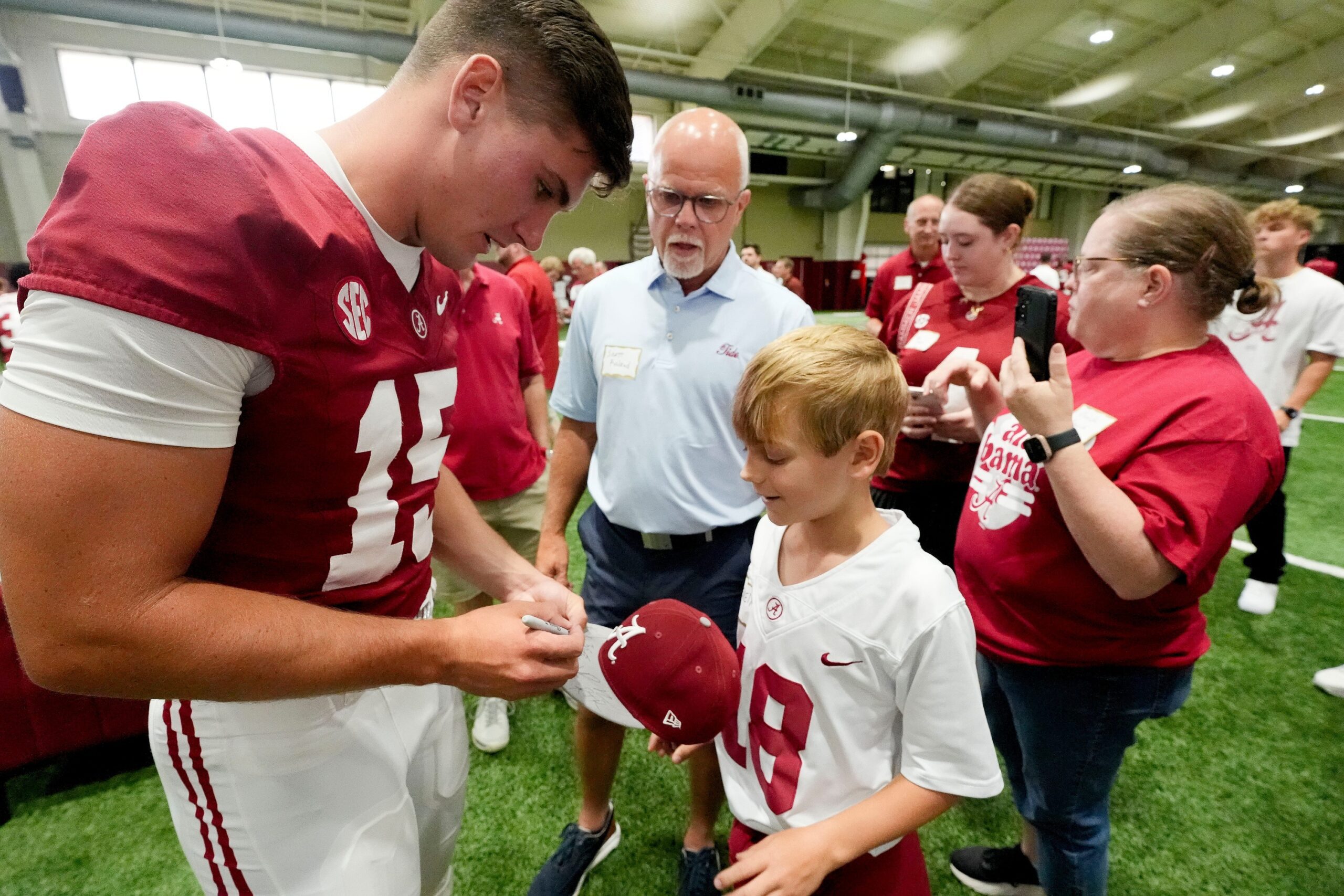 Alabama Crimson Tide: Make Key Decision At Quarterback For 2025 ...