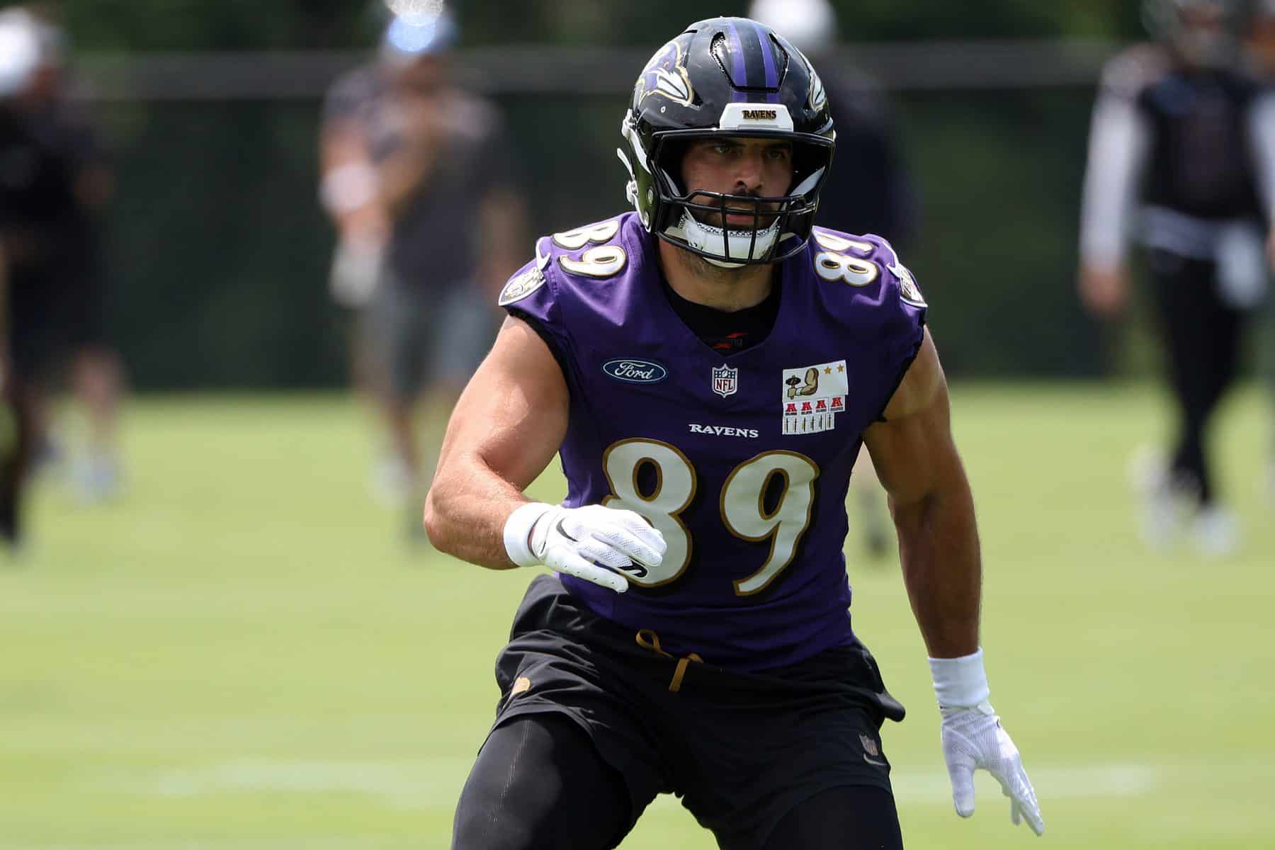 LOOK: Mark Andrews’ GF Elena Yates Stuns Flaunting Her Pilates Abs ...