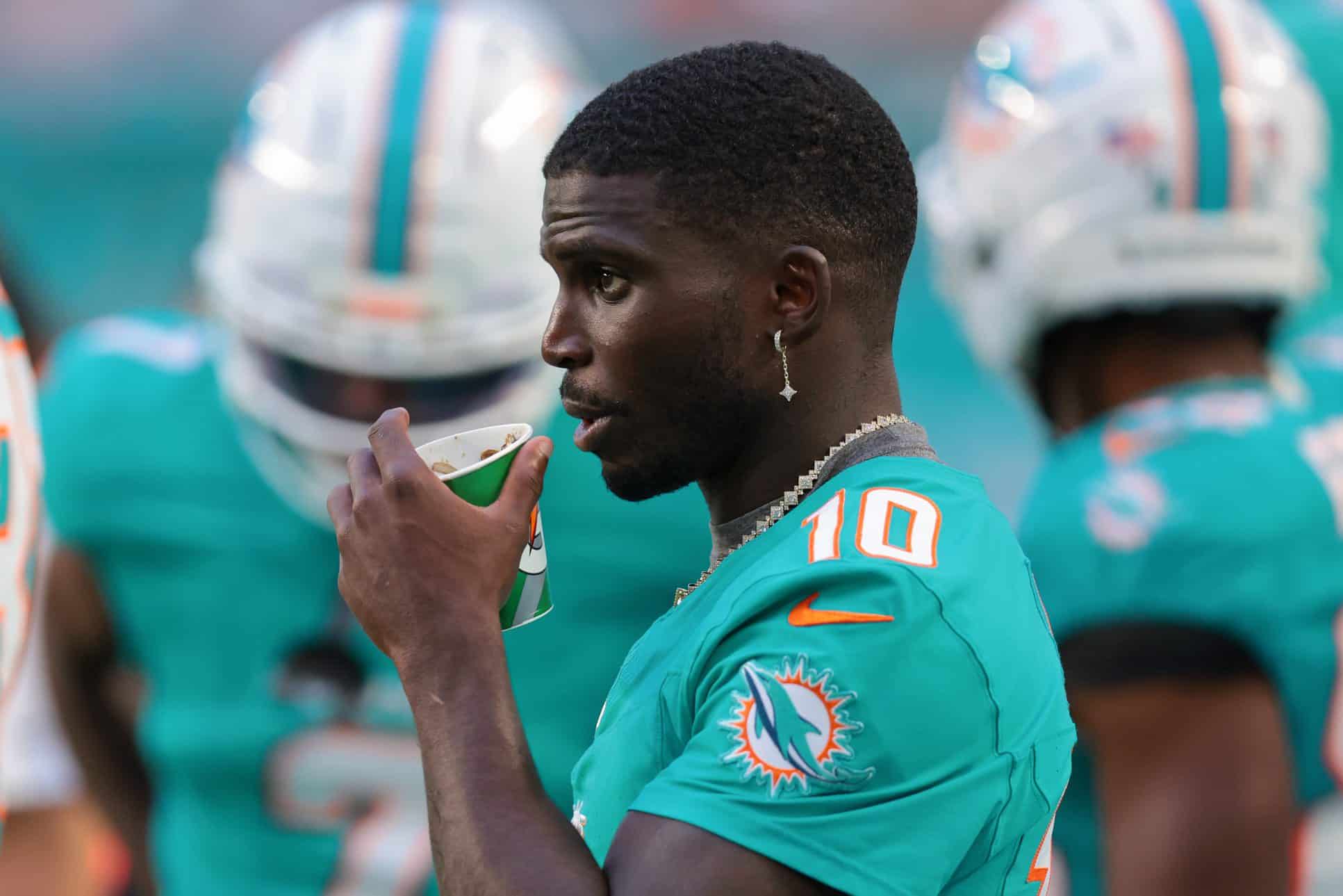 Tyreek Hill Announces Surprising New Job After Knee Injury