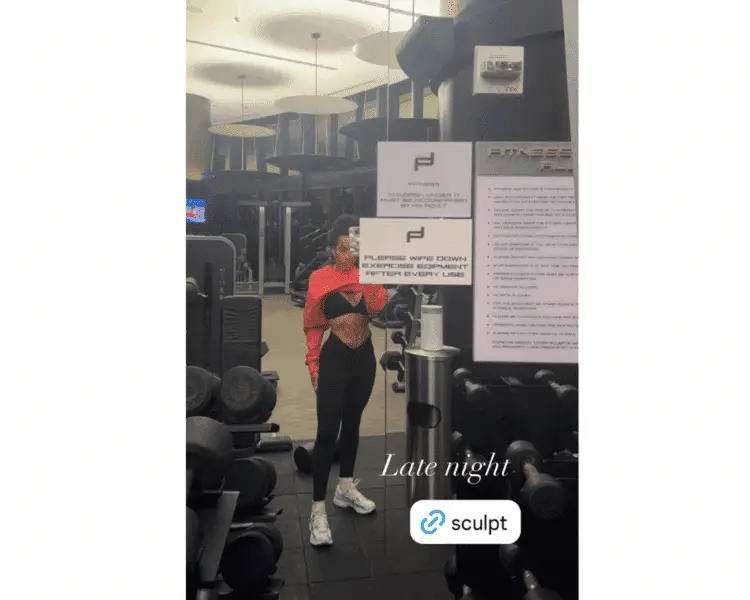 Tyreek Hill’s Wife Keeta Vaccaro Flaunts Toned Abs In All-Black Gym Outfit