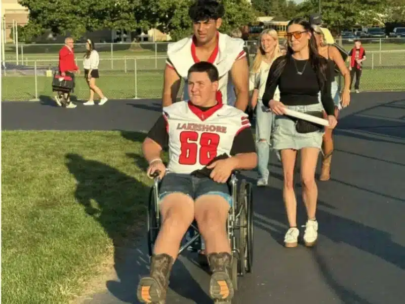 [VIDEO] Lakeshore’s Colton Mims Rolls Onto Field Weeks After Vicious ...