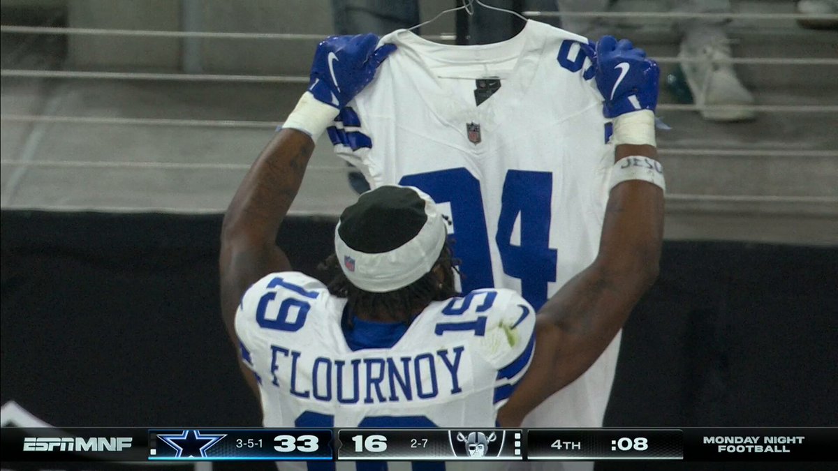 Ryan Flournoy Lifts Marshawn Kneeland’s Jersey As Cowboys Fans Call It ...