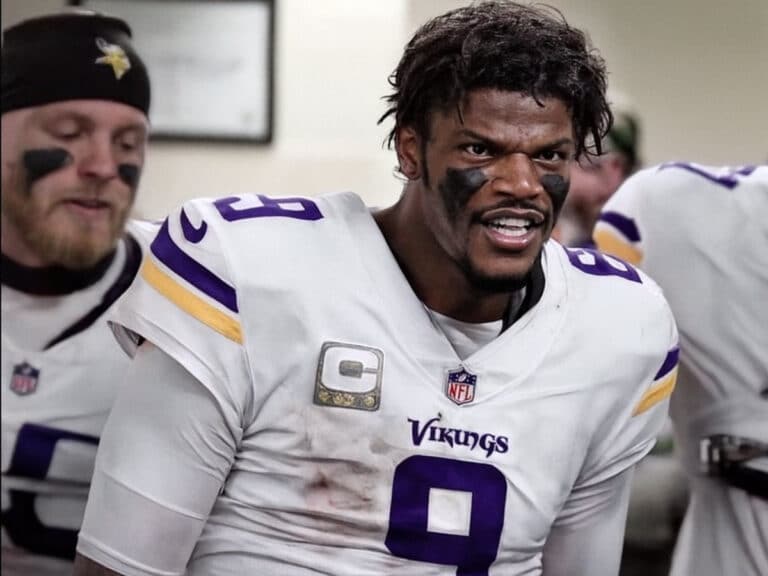 "Unwashed Cheeks": NFL Fans Torch Lamar Jackson's Wild Photoshopped ...