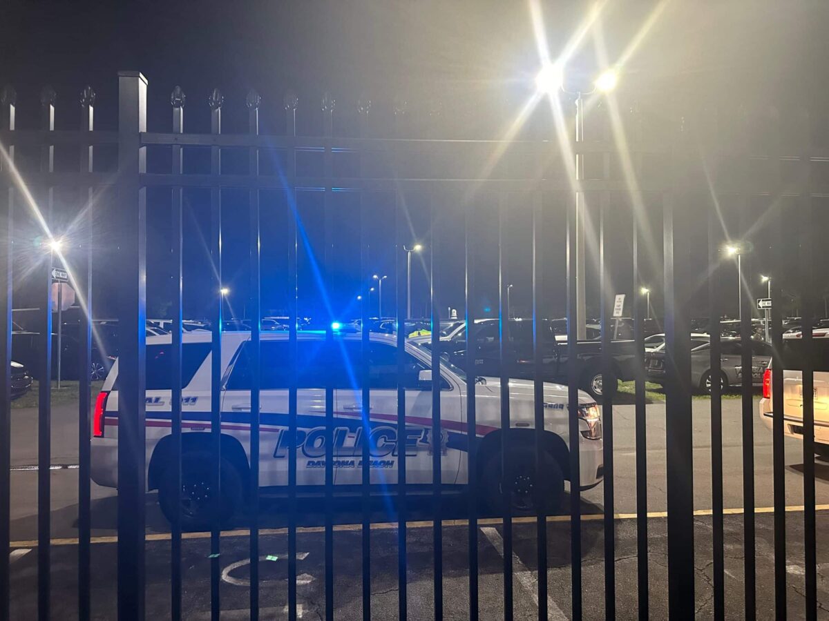 "Auto Rifles" NFL Player Robbed At Gun Point Before Playoff Game In ...