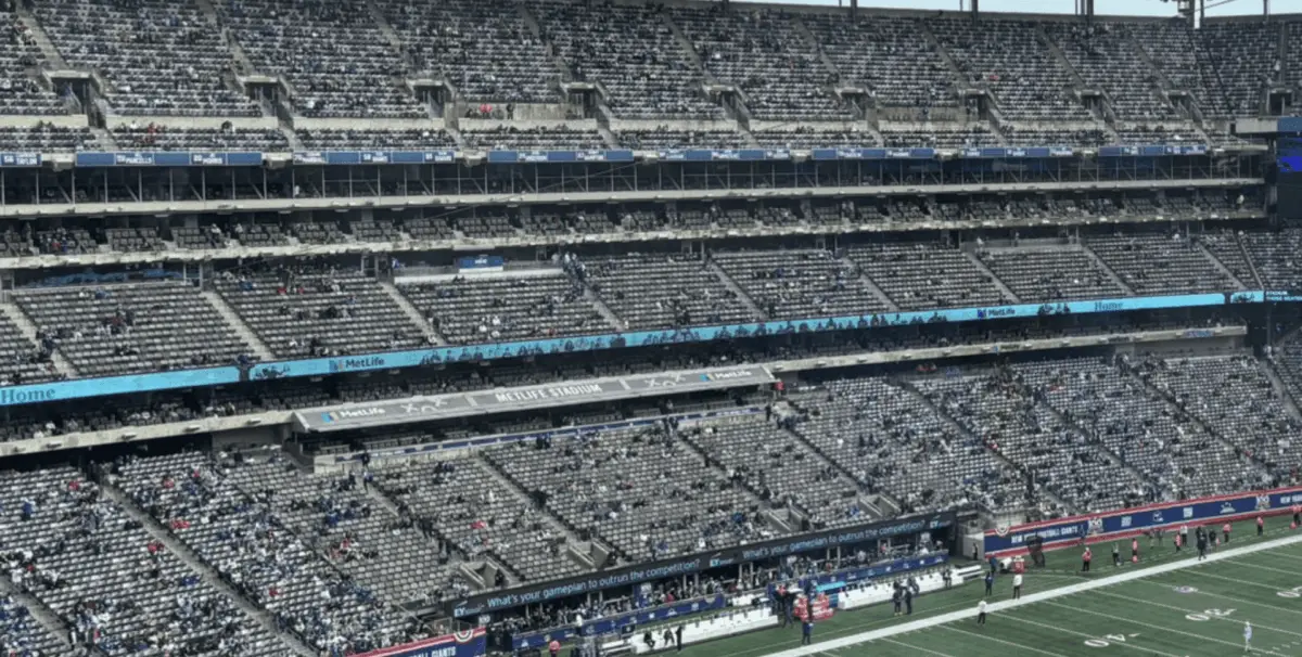 (Watch) NFL Stadium Completely Empty At Kickoff In Shocking Crowd Turn ...