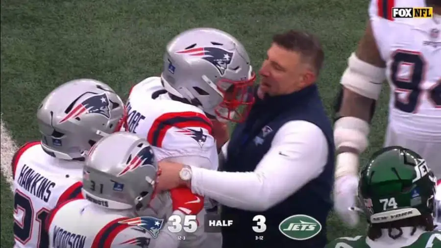 Mike Vrabel Grabs Christian Barmore’s Jersey In Heated Halftime Moment ...