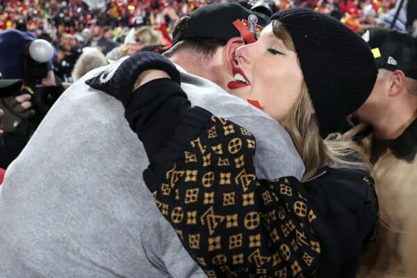 Travis Kelce Refuses To Spill Taylor Swift Gift Details, Crowns Her ...