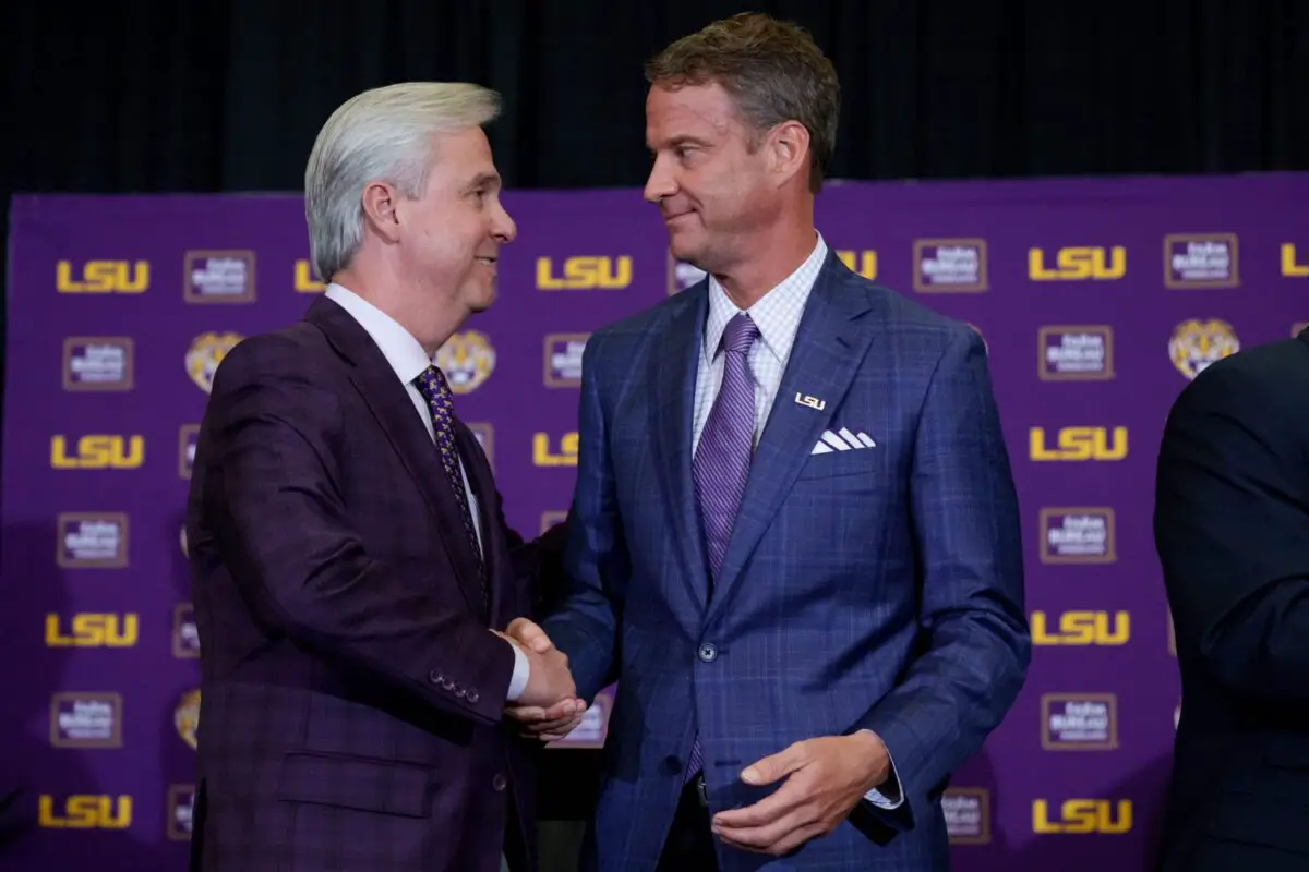 "Exclusive Interview When I Was 17": College Football Fans Explode Over ...