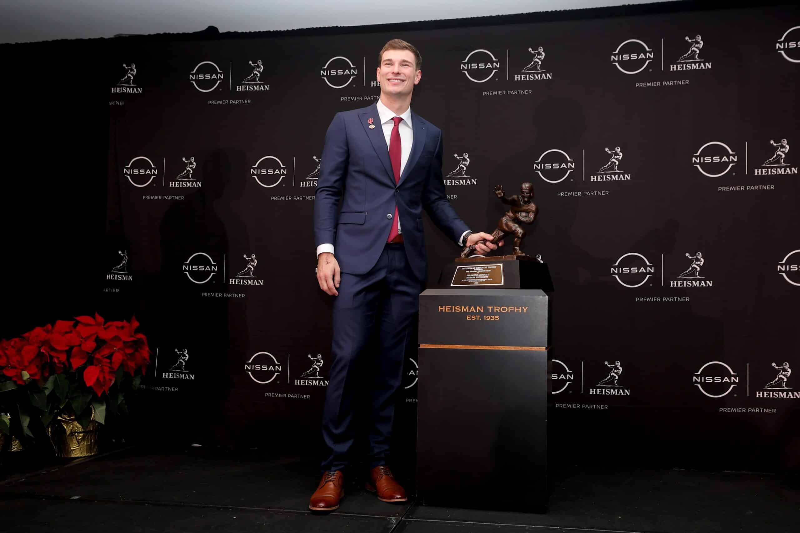 “Worst Heisman Winner Ever”: CFB Fans Rip Fernando Mendoza For Snagging ...