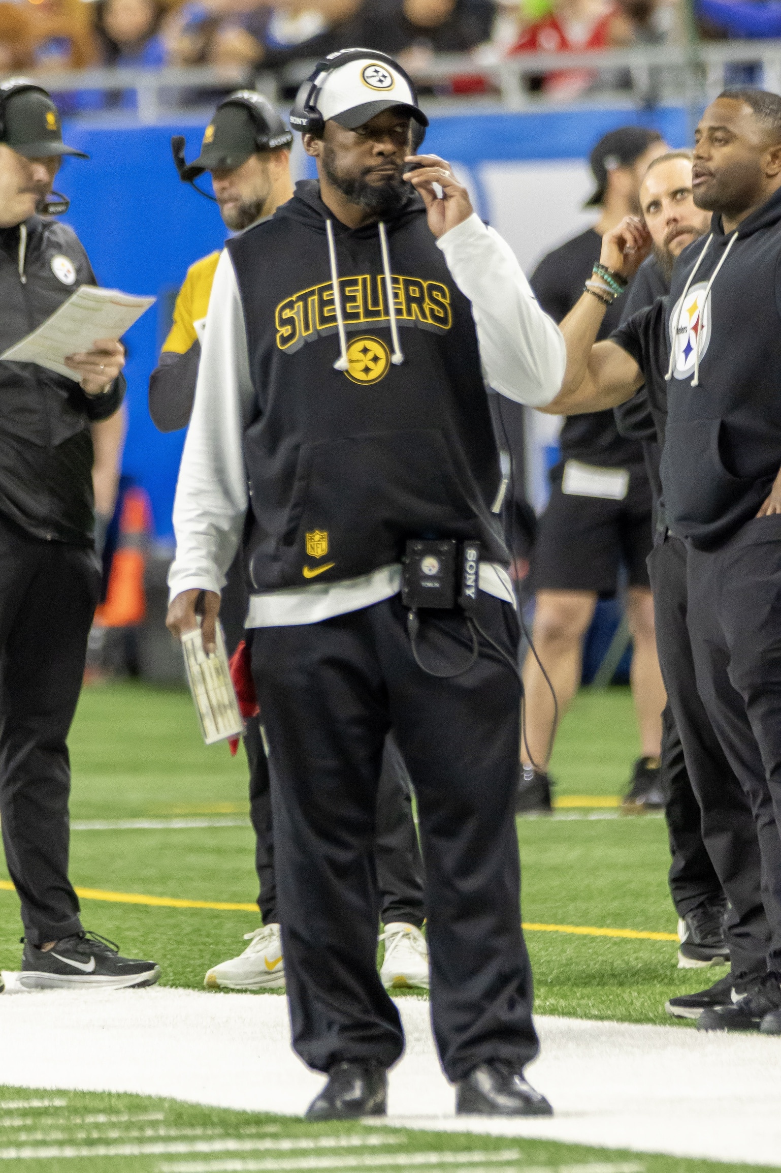 "The Legendary Streak Continues": NFL Reacts To Steelers Coach Mike ...