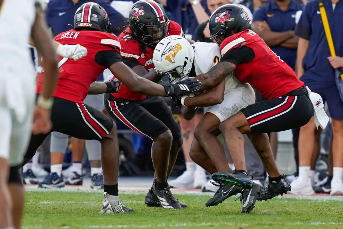 "Police Were On The Field" College Football Bowl Game Sees Gruesome ...