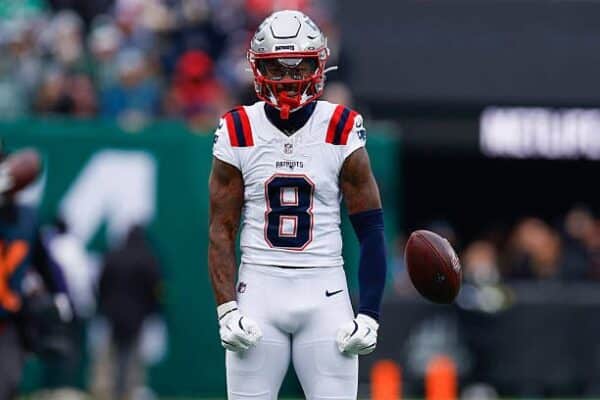 Stefon Diggs Leaves $1 Million On The Field As Patriots Beat Dolphins ...