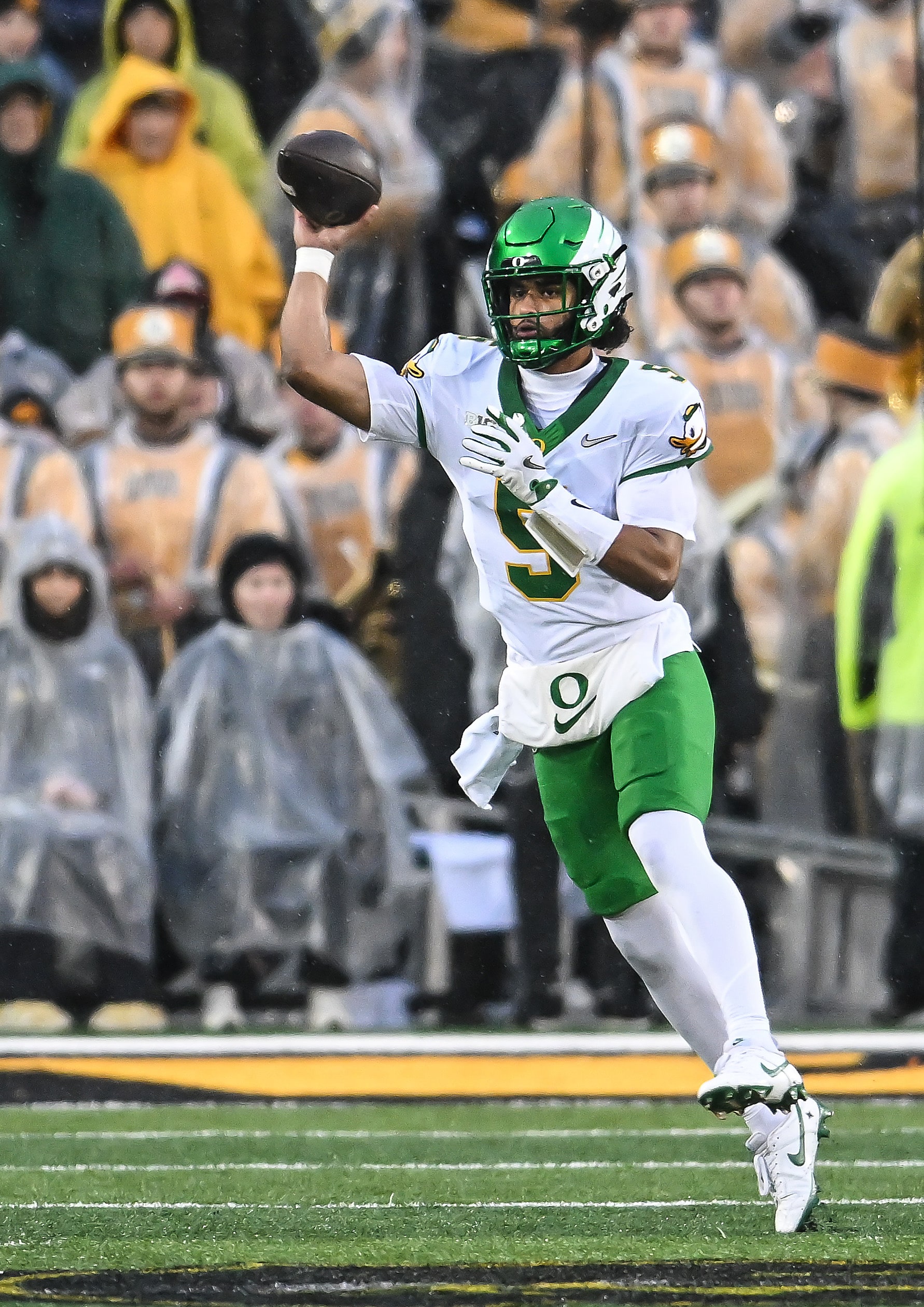 Dante Moore Stats Today: How Did The Oregon QB Perform Vs. Indiana In ...
