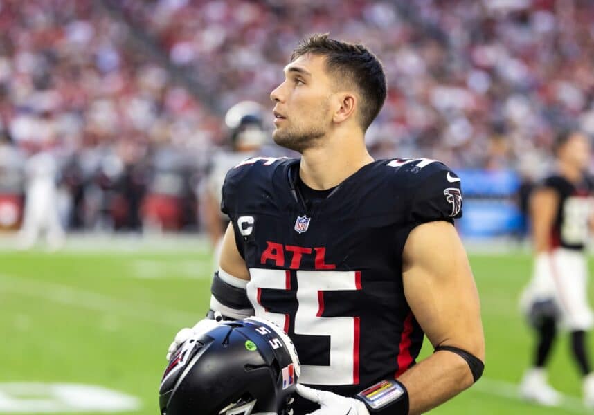 Buccaneers Predicted To 'Steal' Veteran Linebacker From Rivals Falcons